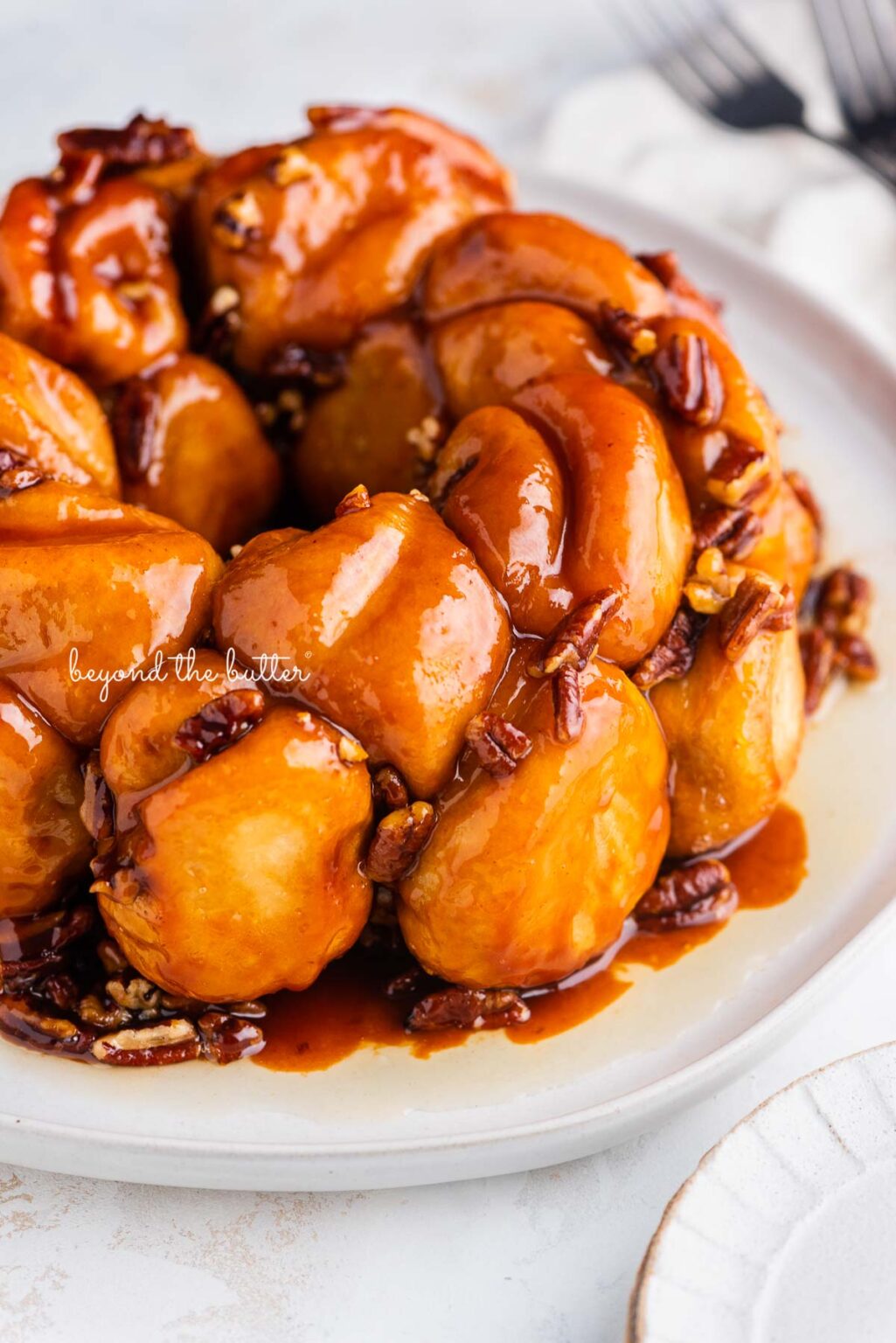 5 Ingredient Butterscotch Bundt Rolls - Beyond the Butter